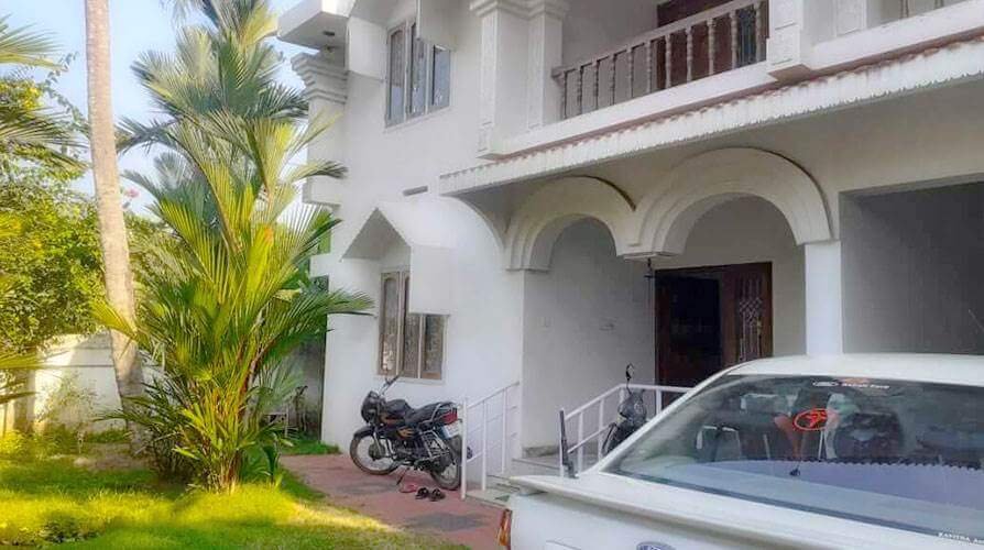 Main Road Front 10.5 Cent Land with 3500 Sqft House for Sale Near ...